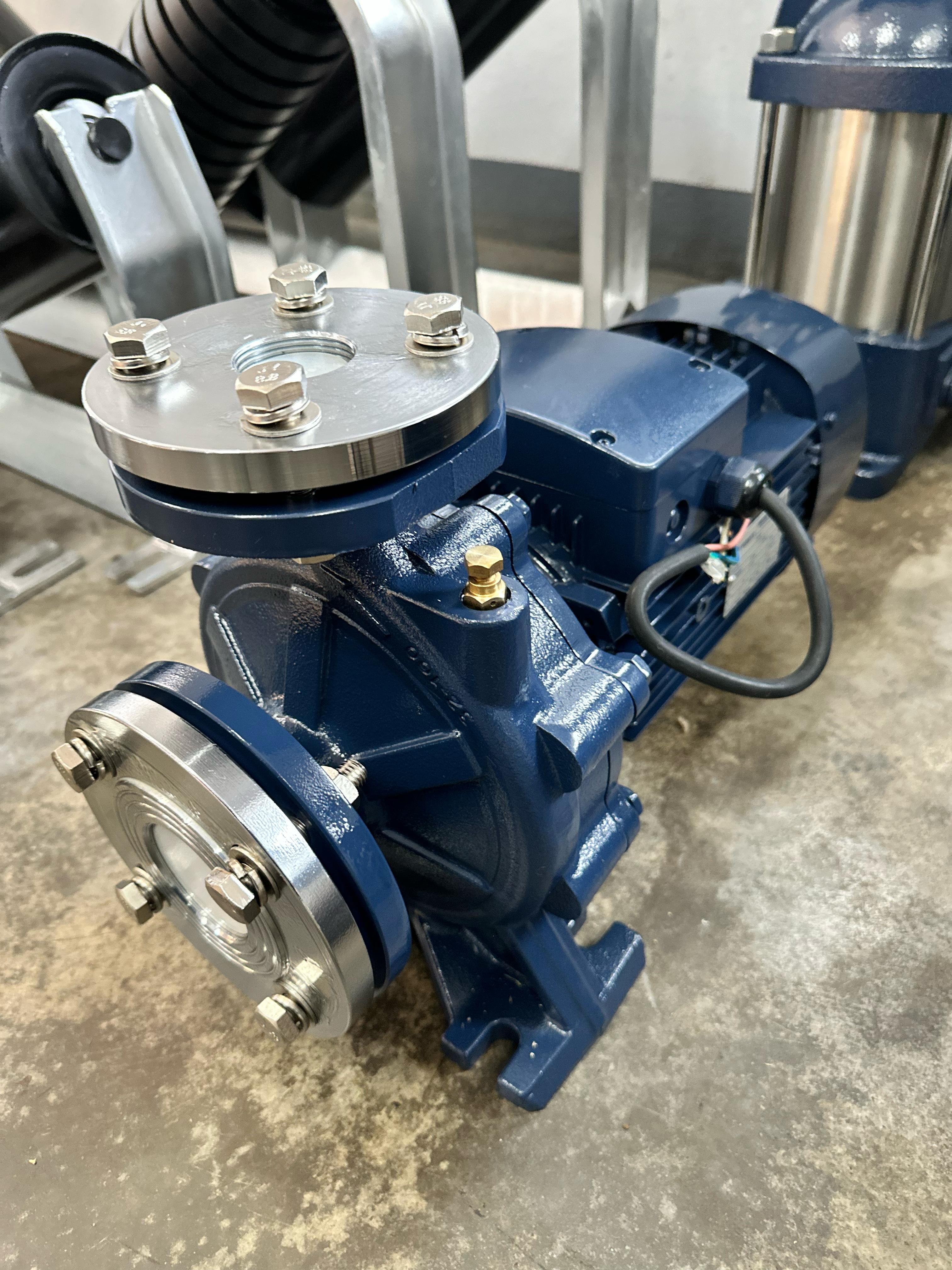 Purity 3HP 220V 1PH 50Hz Close Coupled Pump 50x32 Port Q:15m3/h H:24.5